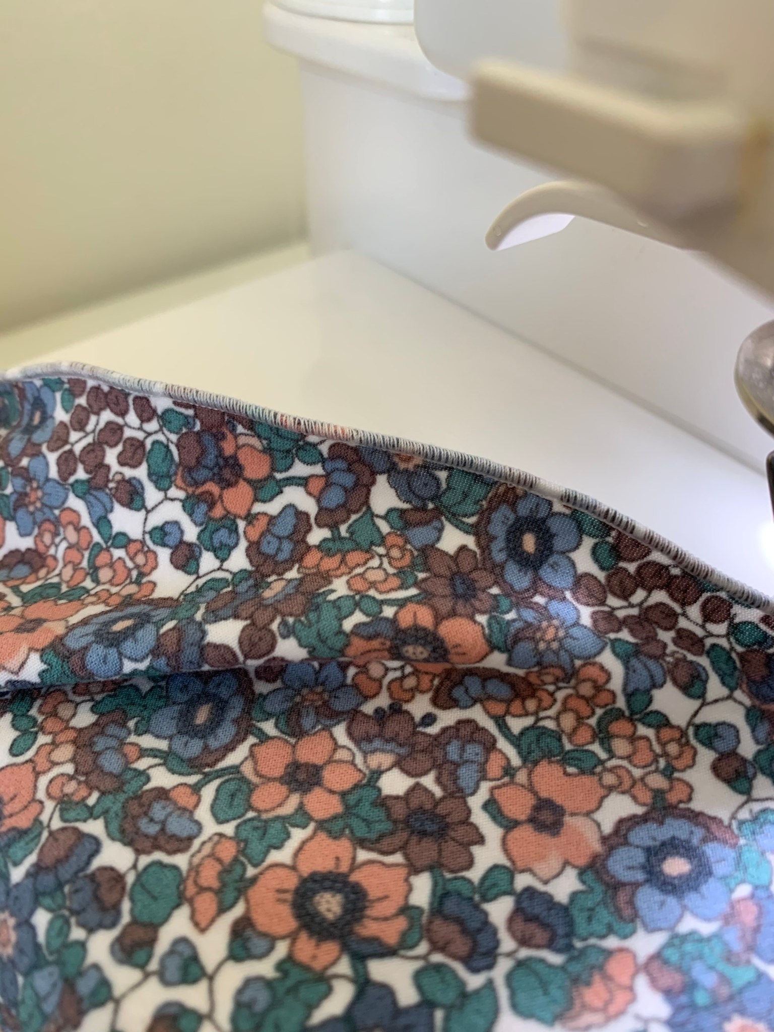 How To Sew Two Types of Baby Swaddles: Woven and Knit – The Sara Project